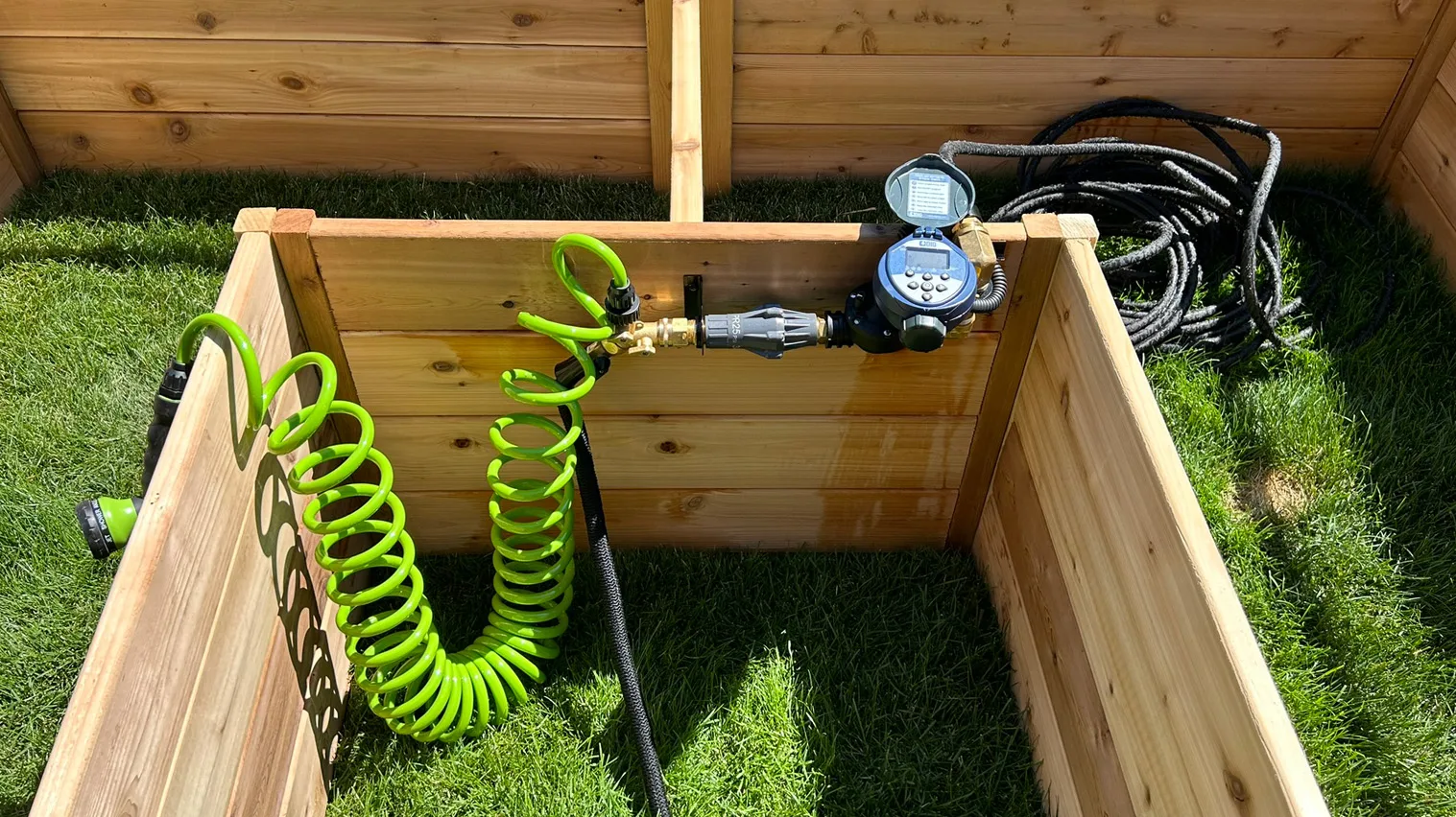 Self Watering Gutter System CedarCraft Self Watering Elevated Spruce
